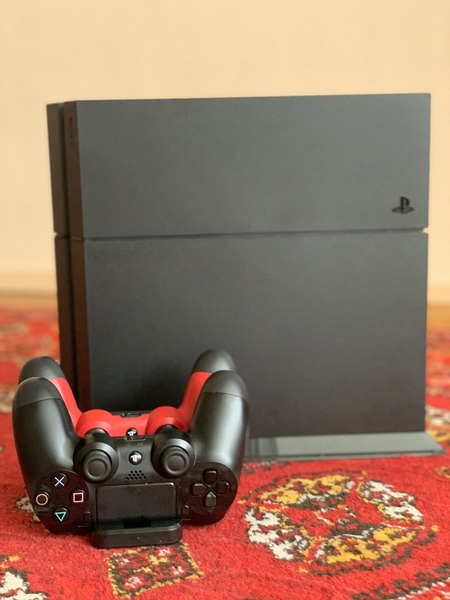 PS4 1TB Ideal holati