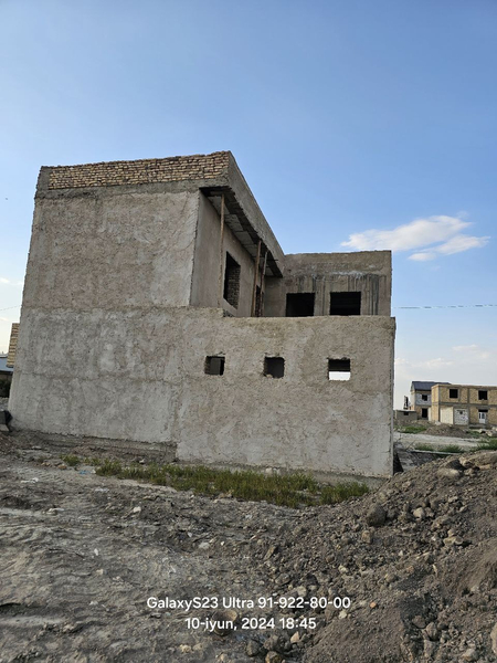 Бухоро шахар Утрор массивида курилиши тугалланмаган участка сотилади.