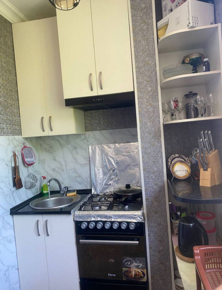 Квартира на Ц13. 3/4/4 общ пл 70м балкон 1,5*6  Ор-р корзинка Абай