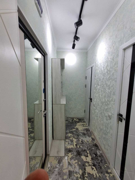 V4242 1в2/2/4 Чиланзар 11кв 33м2 балкон 1,5х3 Средний ремонт