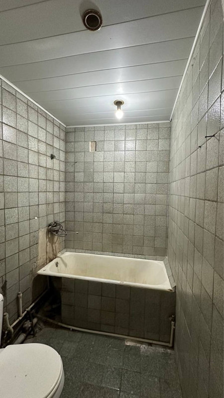 Продается 2 ком. Квартира в Микрорайоне ор. 1 остановка