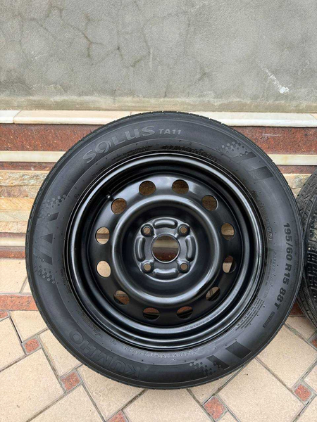 Продаётся автошины в сборе (Диски, шины и колпаки) R-15 195/60