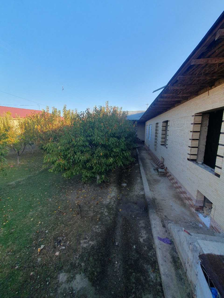 Ravonak hududida xavli sotiladi!