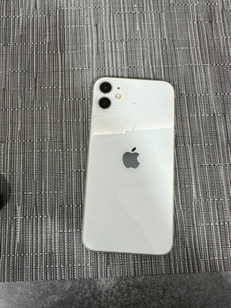 Apple 11 128Gb ideal