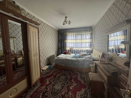 Продаётся квартиры 2/1/4 на Юнусабадском районе 11-й кв (J2310)