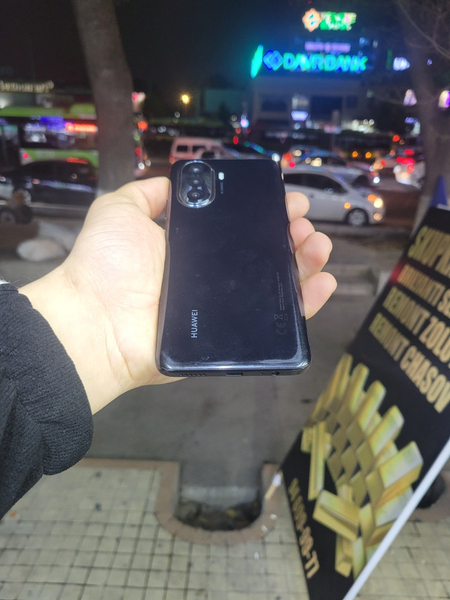 Huawei nova Y70 sotilad