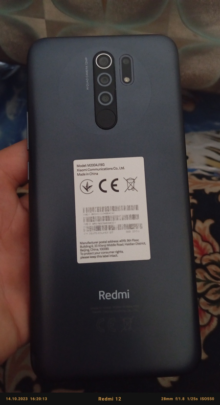 Redmi  9 sotiladi holati a'lo tirnalgan joyi yoq