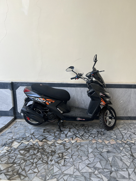 Moto sotiladi bi