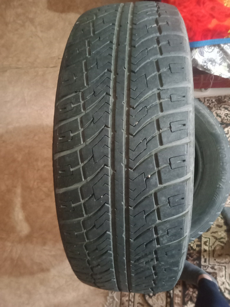 Продам шину на Спарк в хорошем состоянии 185/60/R14