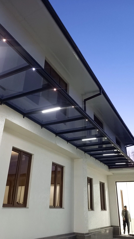 ООО Glazier.uz предоставляет следующие услуги. 
Навес 
Перилла 
Перего