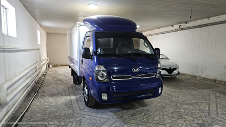 Kia bongo sotiladi 2019