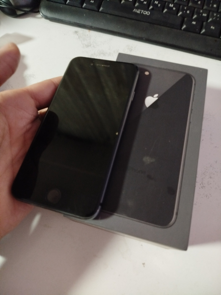Iphone 8 продам дешево