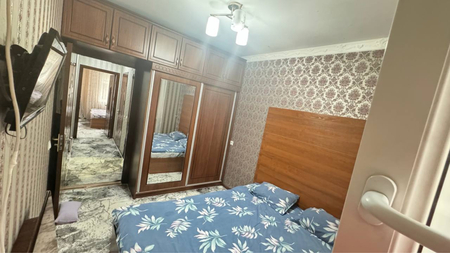 Sergeli 5A da 3 xona 1 etaj mebel texnikasi bilan sotiladi