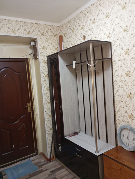 Продаётся 1х комнатная квартира,  переделаная на 2х комнатную.