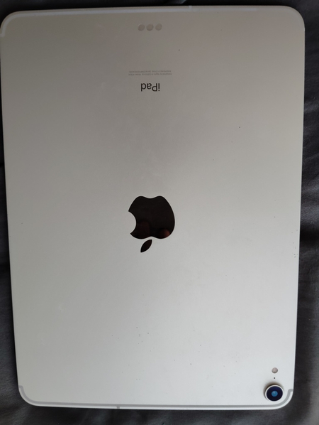 Ipad 10 inchi holati yaxshi holatda 64gb lik