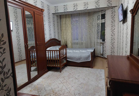 .Продам 2комнатную 1этаж евроремонт 51м2 раздельный Сергели 6А подвол.