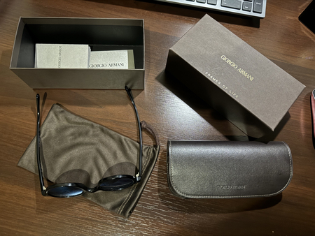 Солнцезащитные очки Giorgio Armani