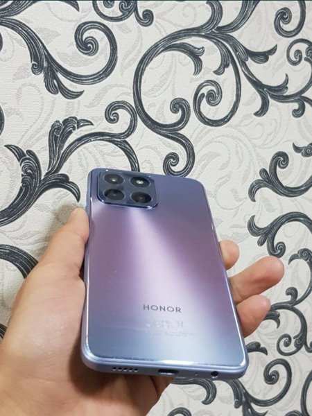 Honor x6 sotiladi srochna. Narxi 1mln som kelishiladi.