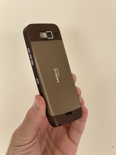 nokia E52 в идеальном состоянии