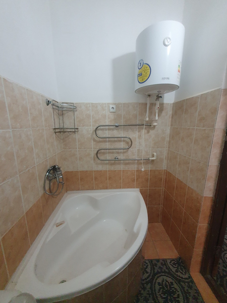 1 xonali yangi dom 40 kvadrat 4 etaj
