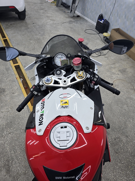 BMW S1000RR 2012 yil