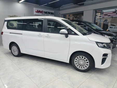 BAW 9 seats 2024 yil minivan