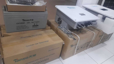 Солнечные батареи и водонагреватели Quyosh suv isitgichi va batareyasi