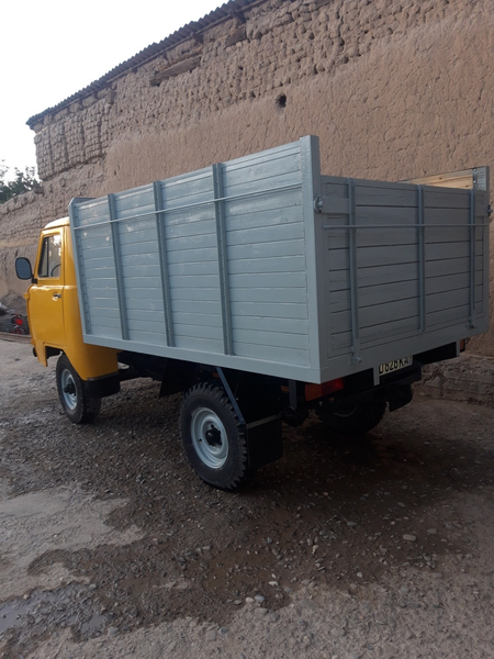Uaz 3303 sotiladi