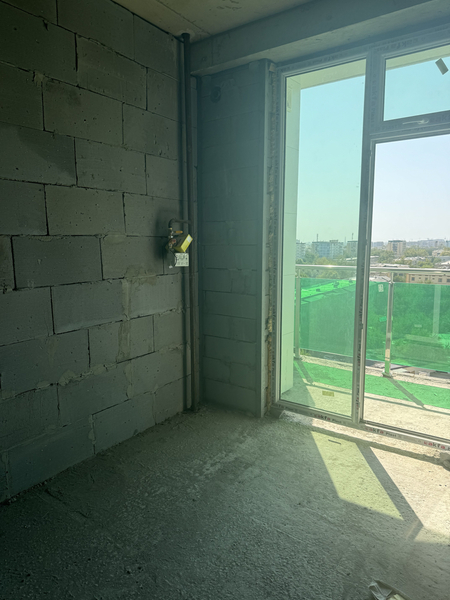Xonsaroy Salom Qo’yliq Mirobod tumani massiv3 51.3m2+terassa 10.8m2