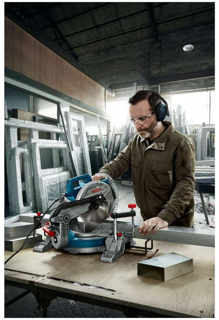 Торцовочная пила Bosch GCM 216 Professional