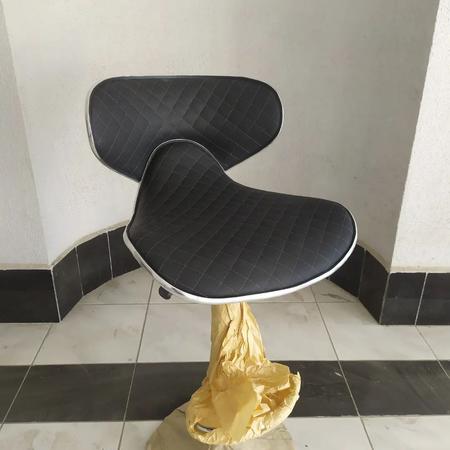 Barnoy va salon stullar