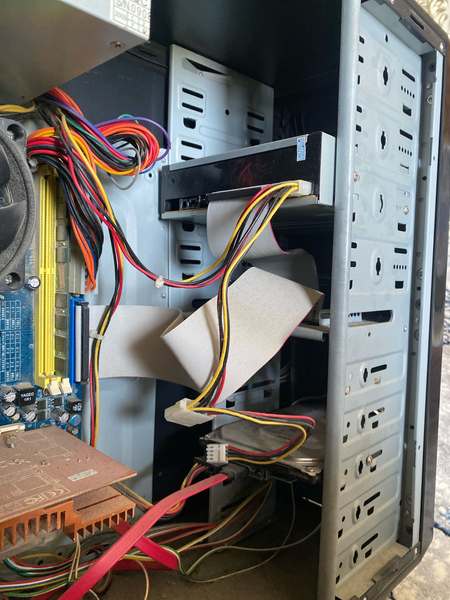 Продам Домашний Pc. Можно на запчасти или пользоваться как офисный.