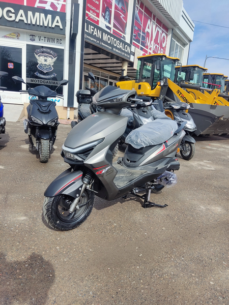 Скутер 150 CC шлем в подарок с гарантией скидка