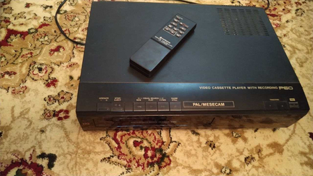 Видео кассетный и DVD player и пластинный апарат за все 400 тыяч
