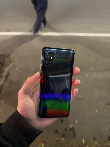 Samsung A51 sotiladi.