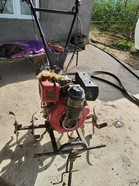 Traktor sotiladi srochno