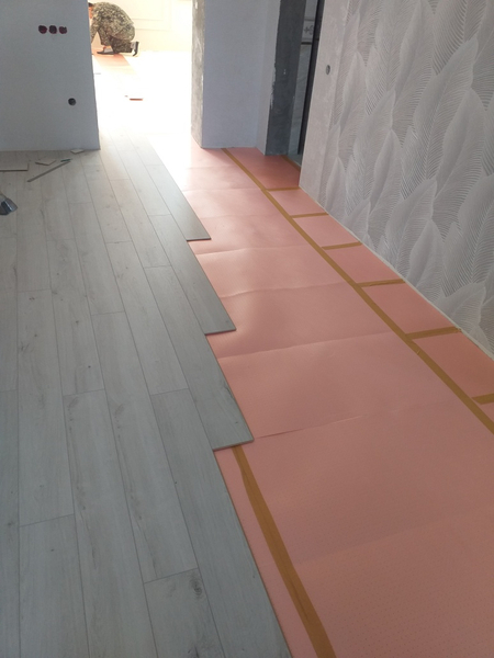 Laminant pol parket tarket znalar plintus plast mdf