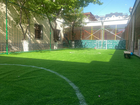 Bolalar maktabi HAUSE SCHOOL