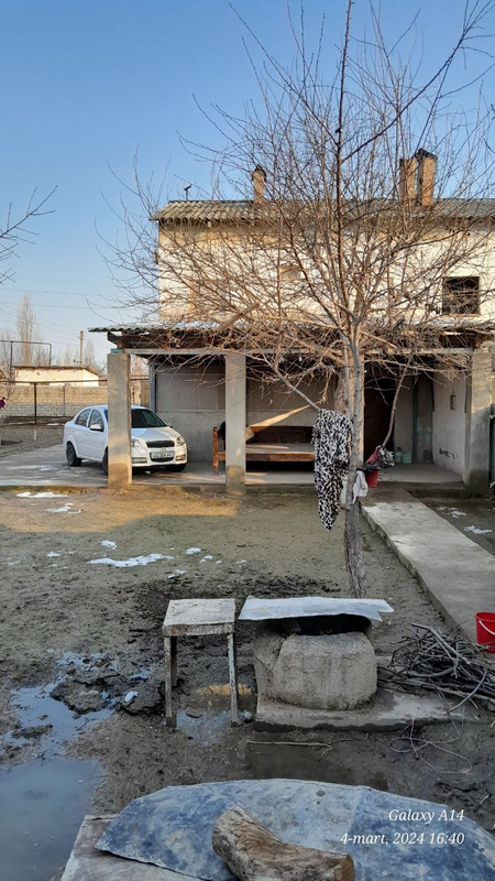 Uy sotiladi. Продаётся дом