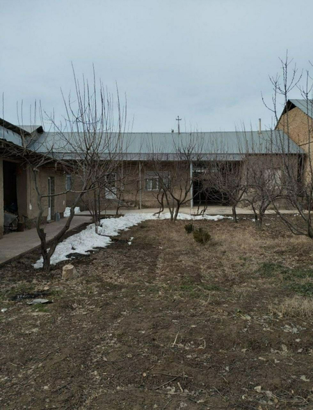 Ховли Уй сотилади