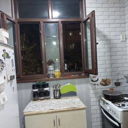 Продаётся квартира Чиланзар 15 квартал 2/1/4 балкон 1,5 ×6