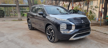 Mitsubishi Outlander, 2023