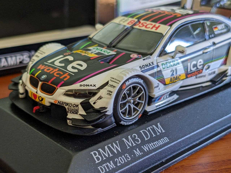 Коллекционная модель BMW M3 DTM 2013 в масштабе 1/43