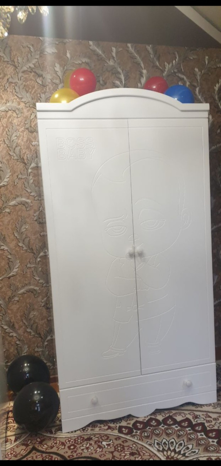 Kravat + shkaf sotiladi iwlatilgan holati zor lekin keliwtiramiz