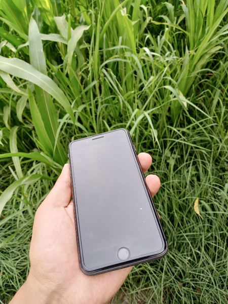 Iphone8+ 64 gb 76 yomkost
