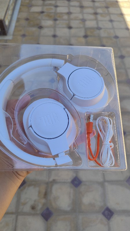 Assalom alekum Original JBL naushnik sotiladi