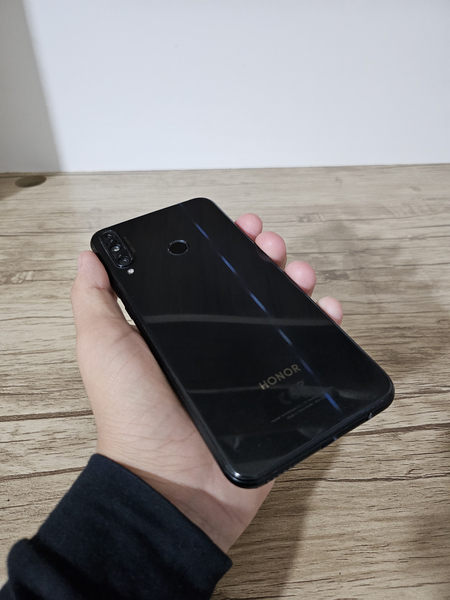 Honor 9C sotiladi 64Gb