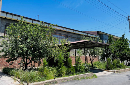 Orikzor Bositxon Srochno sotiladi