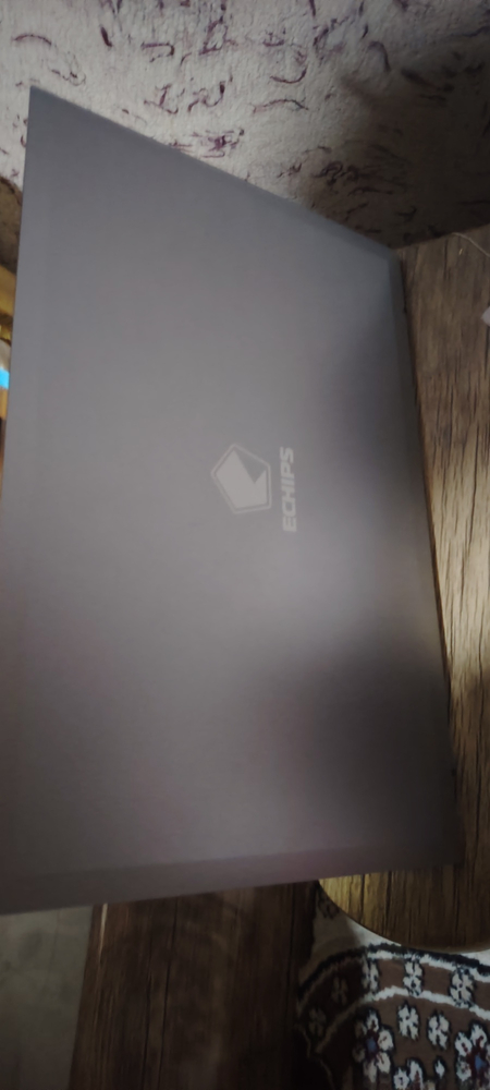 ECHIPS ultrabuk 256g 8ram