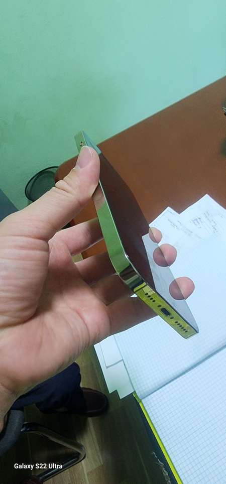 Iphone 14pro max gold